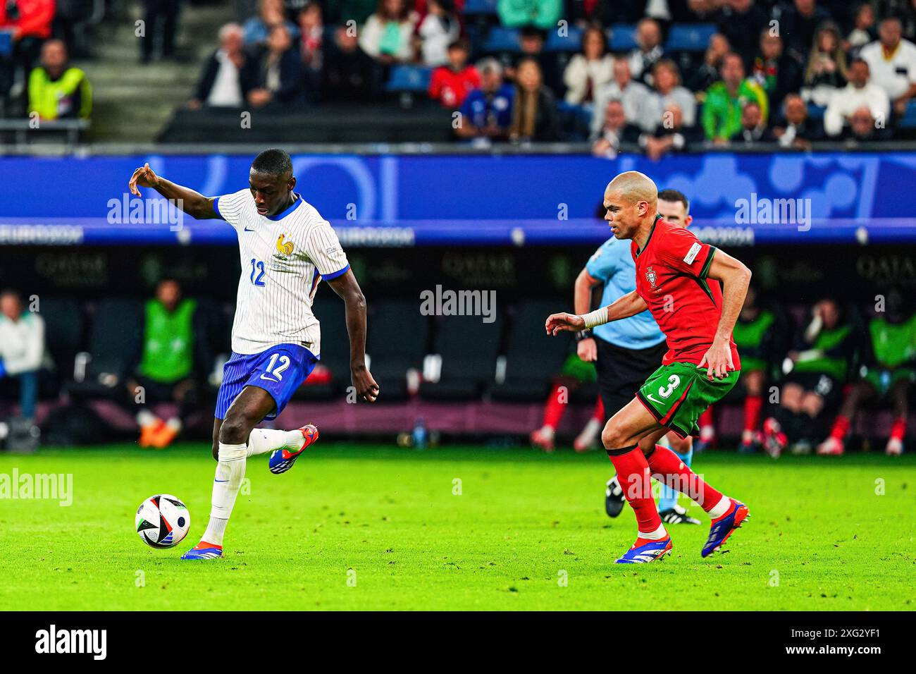 Randal Kolo Muani (Frankreich, #12), Pepe (Portugal, #03) GER, Portugal ...