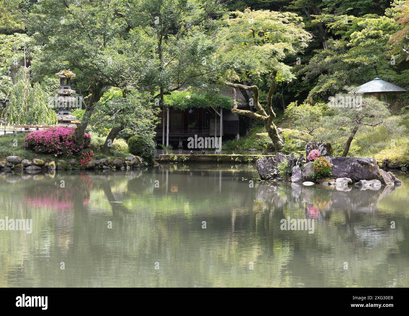 Kenrokuen in Kanazawa is justifiably classified as one of Japan's ...