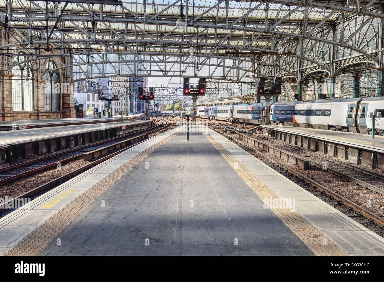 Glasgow Central train station closed due to maintenance works Stock ...