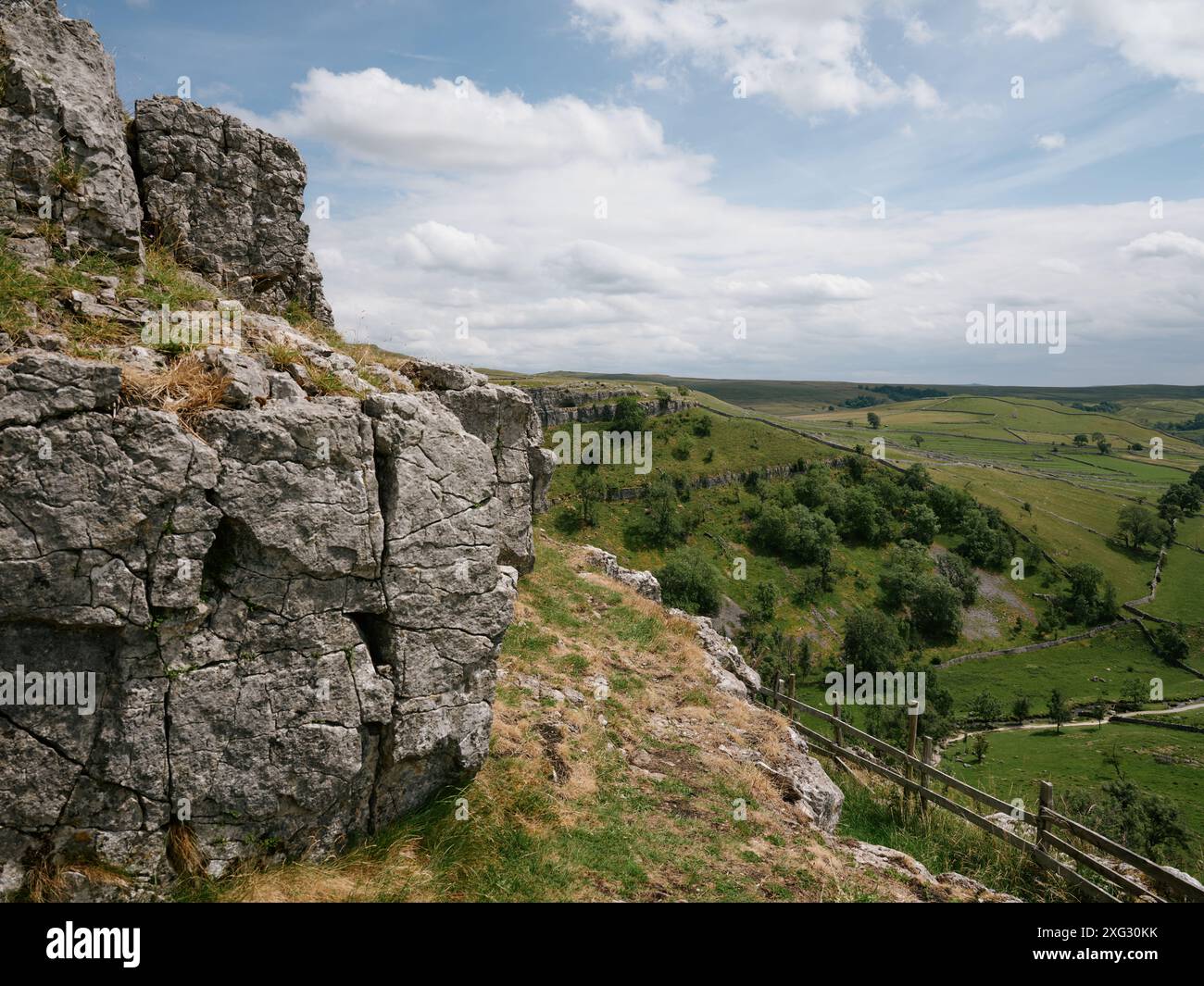 Malham Cove, Malhamdale, Yorkshire Dales, North Yorkshire England UK ...