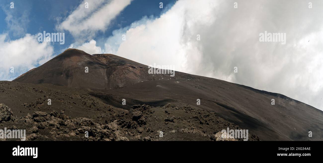Mount Etna, Sicily - Tallest active volcano of Europe 3329 m in Italy ...