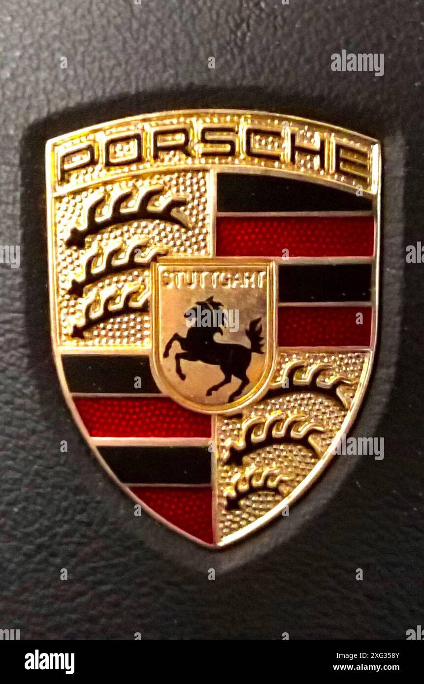 Porsche AG Stuttgart, Lenkrad-Emblem *** Porsche AG Stuttgart, Steering ...