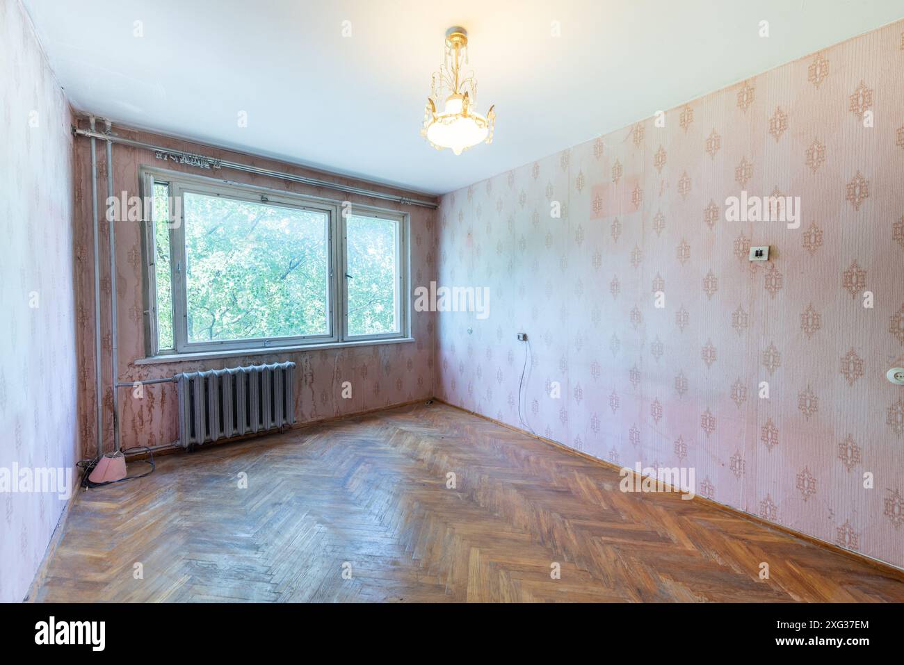 Living room in bad condition in an abandoned building. Abandoned house ...