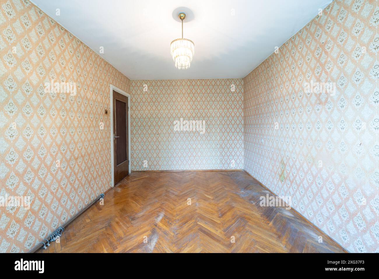 Living room in bad condition in an abandoned building. Abandoned house ...