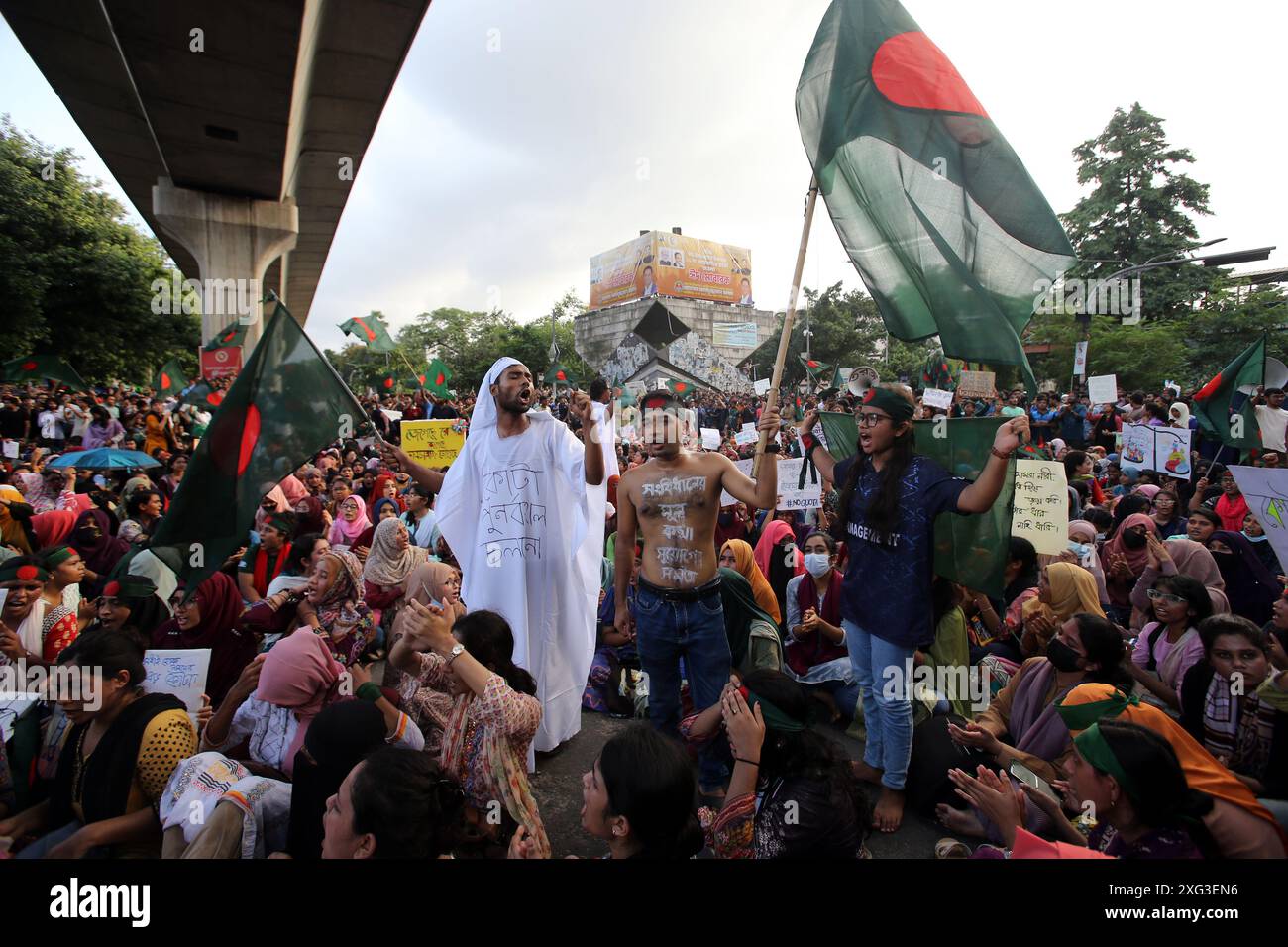 Bangladesh student movements hi-res stock photography and images - Alamy
