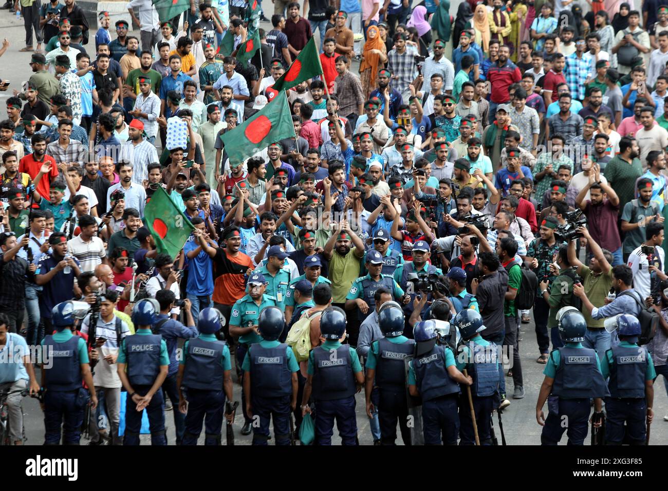 Bangladesh student movements hi-res stock photography and images - Alamy