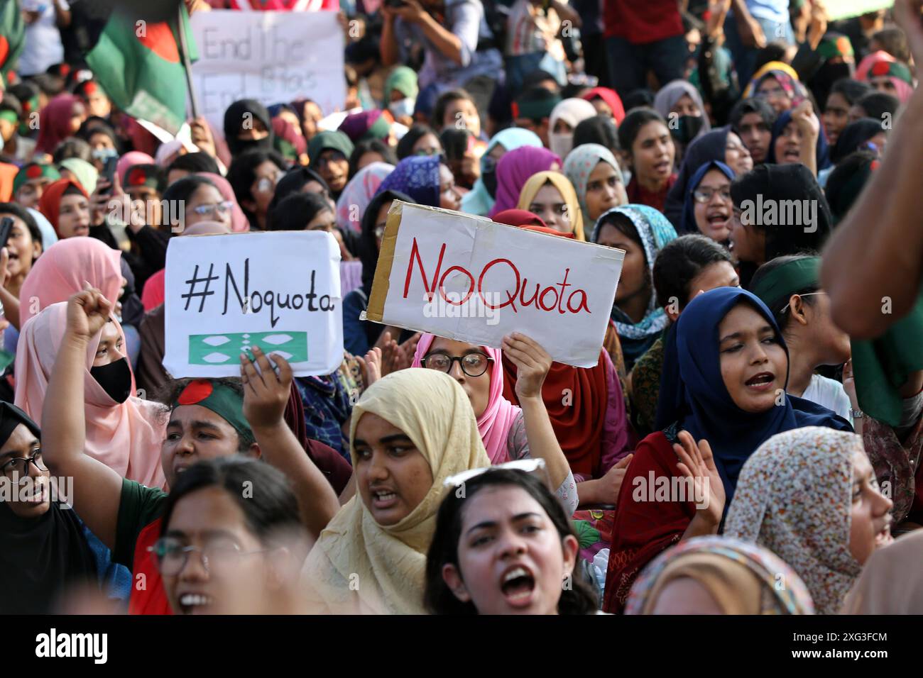 Bangladesh student movements hi-res stock photography and images - Alamy