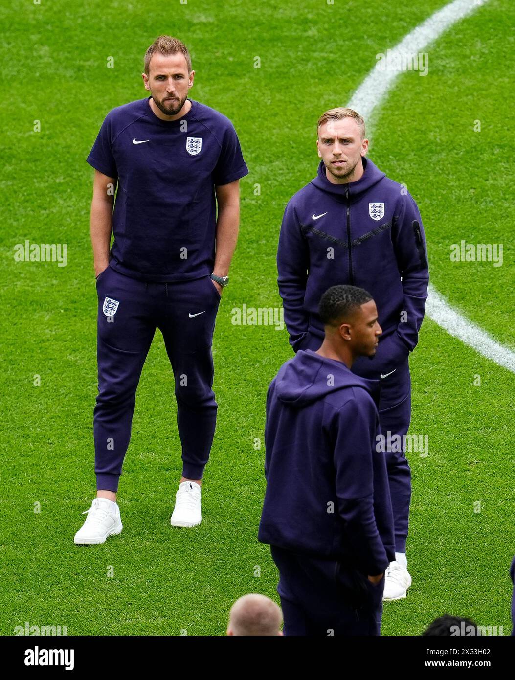 England's Harry Kane (left) and England's Jarrod Bowen inspect the ...