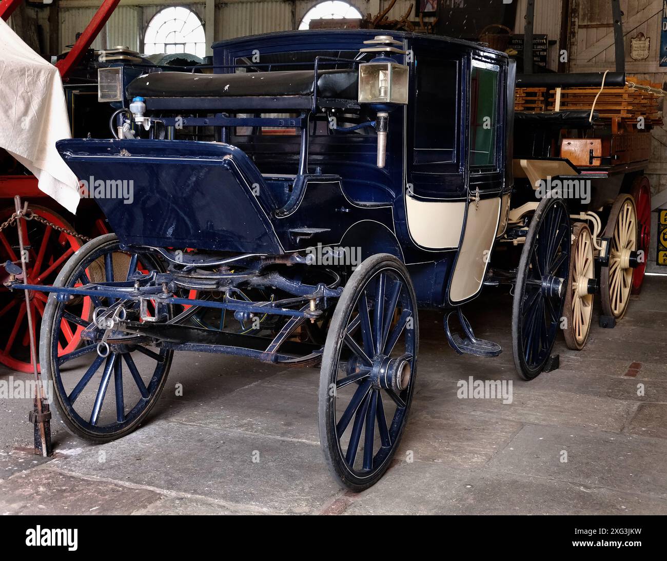 Horse drawn carriage Stock Photo - Alamy