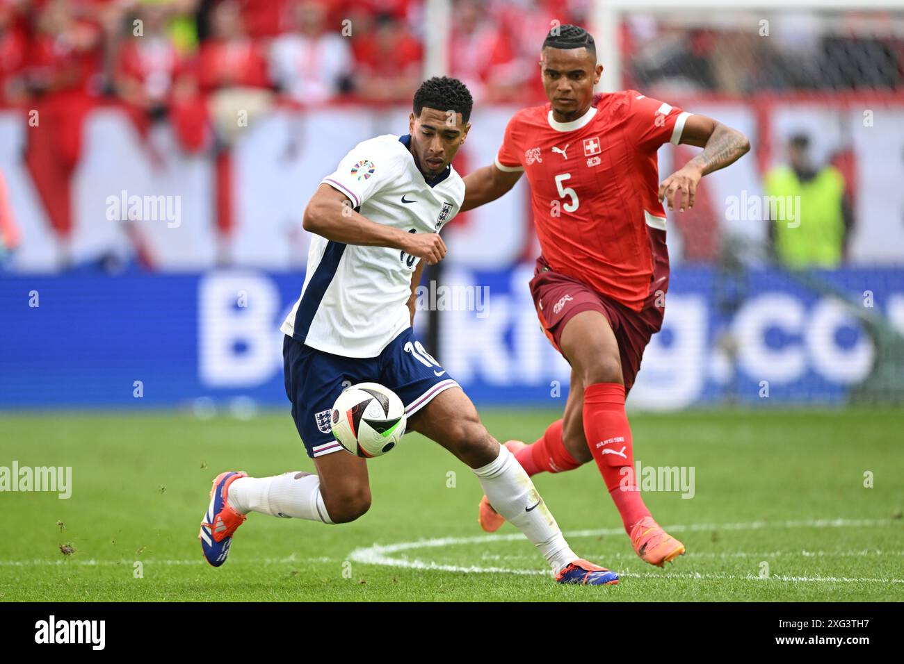 DUSSELDORF - 06/07/2024, (l-r) Jude Bellingham of England, Manuel ...