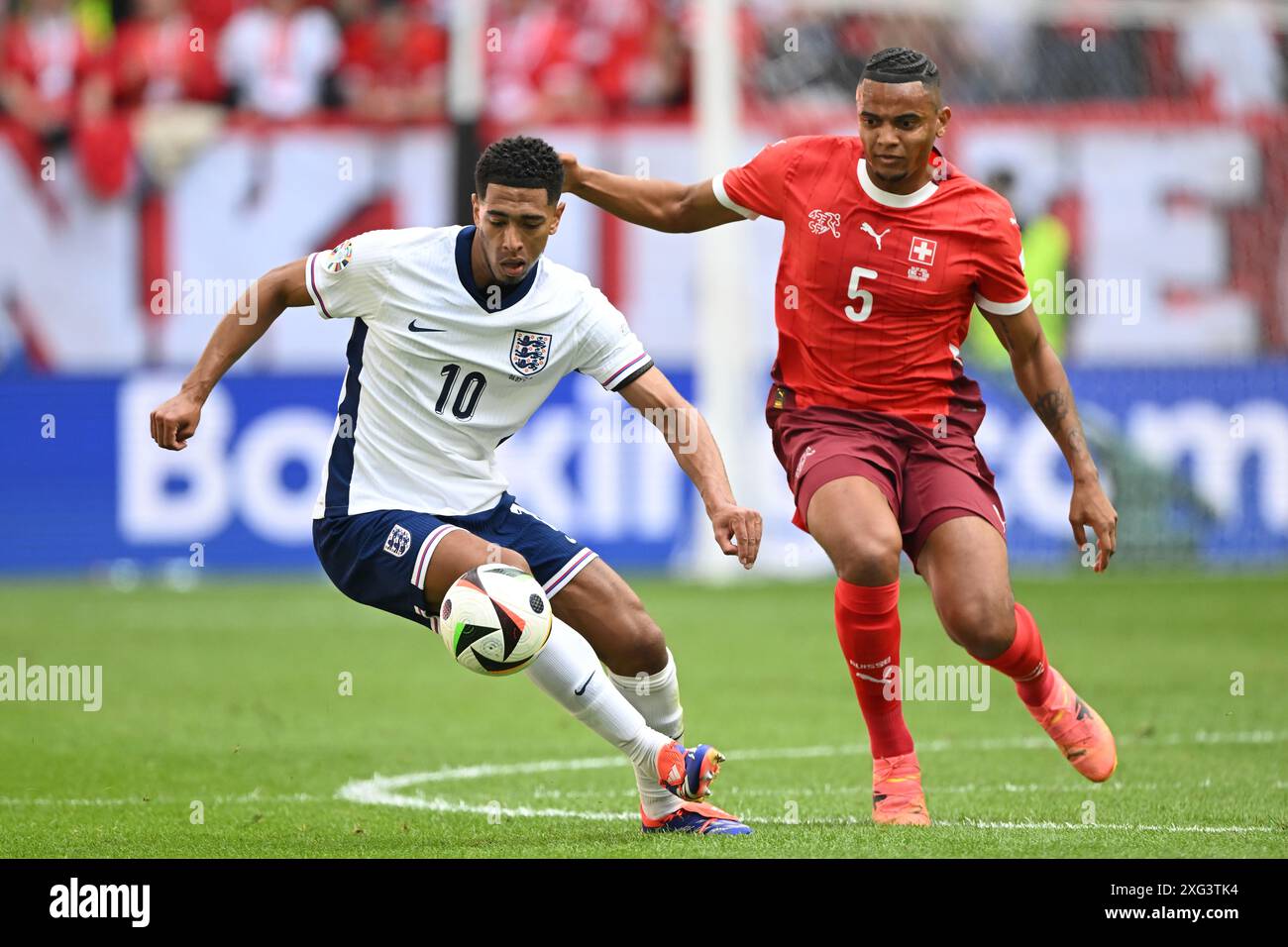 DUSSELDORF - 06/07/2024, (l-r) Jude Bellingham of England, Manuel ...