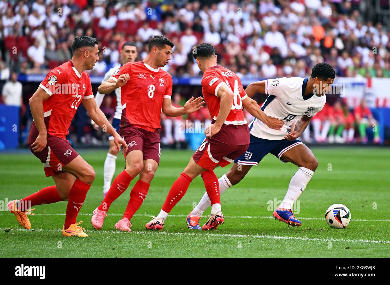 Swiss players remo freuler hi-res stock photography and images - Alamy