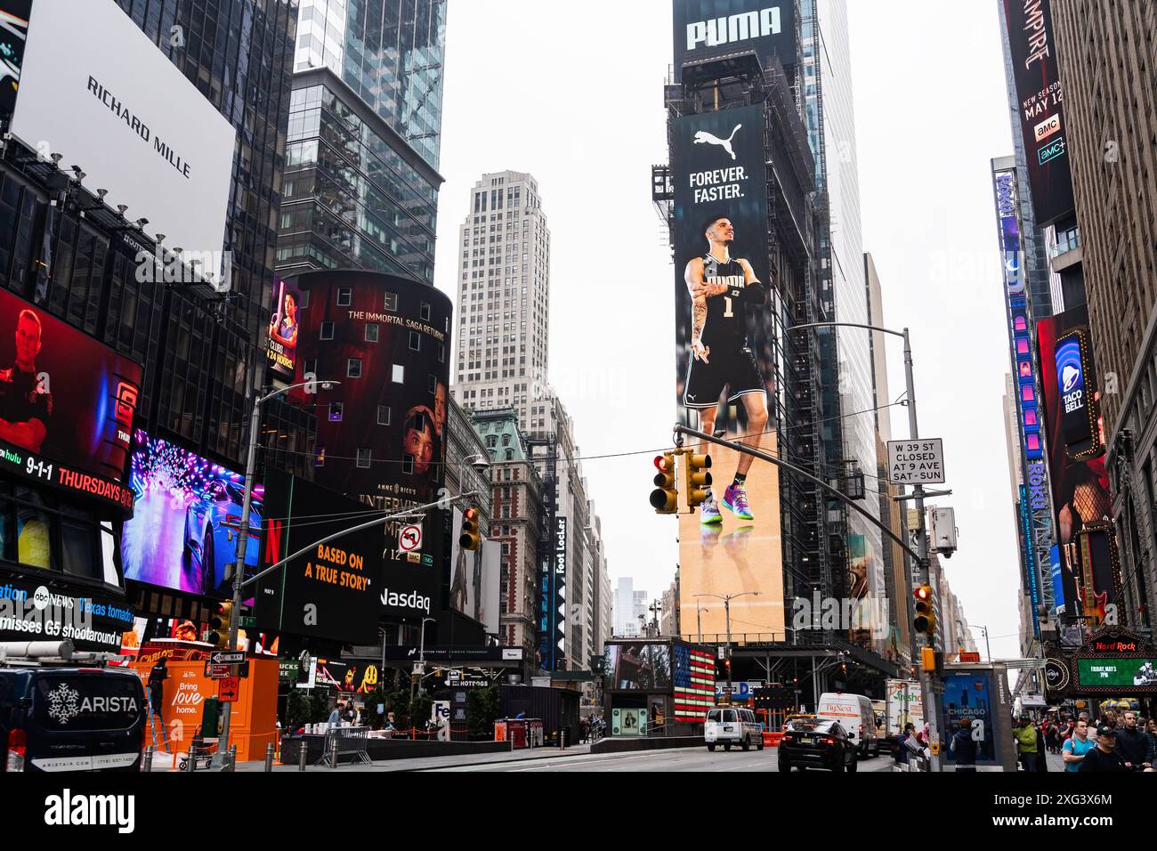 Times Square, one of the most famous places in Manhattan and the Big ...