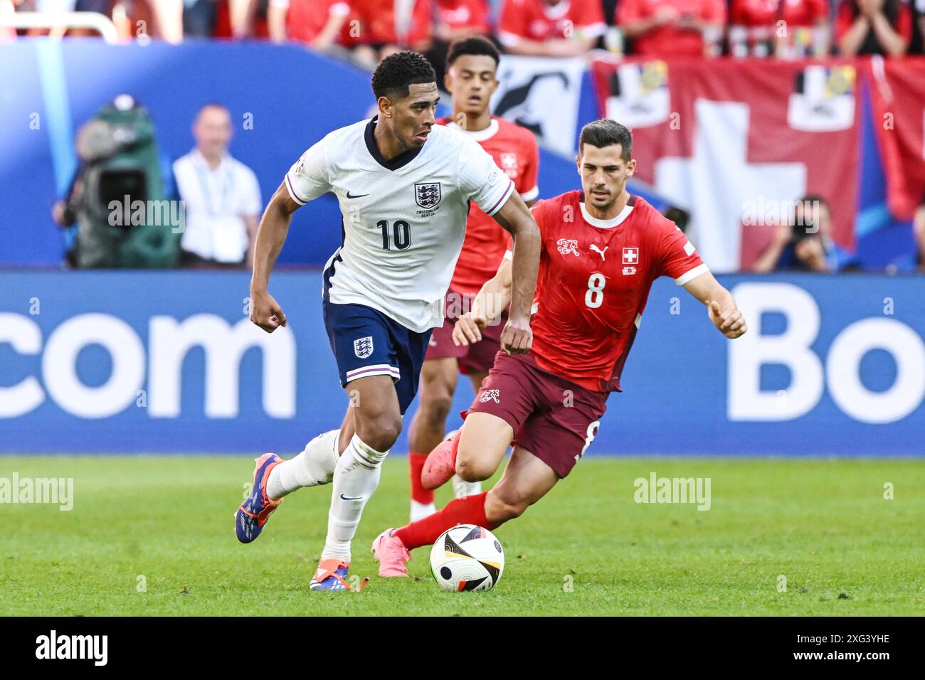 DUSSELDORF - 06/07/2024, (l-r) Jude Bellingham of England, Remo Freuler ...