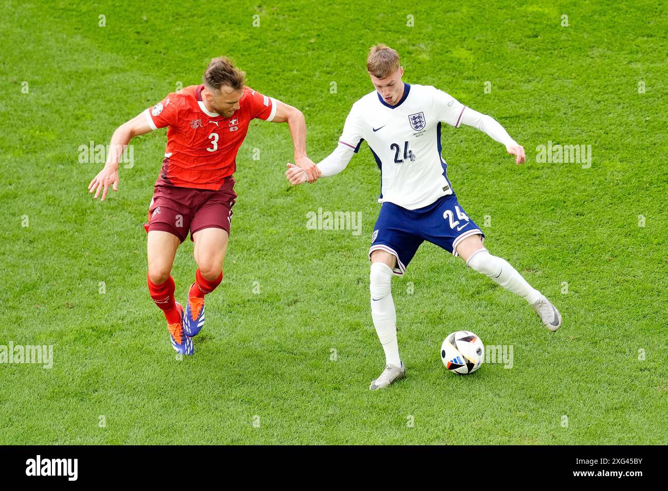 Cole palmer match ball 2024 hi-res stock photography and images - Alamy