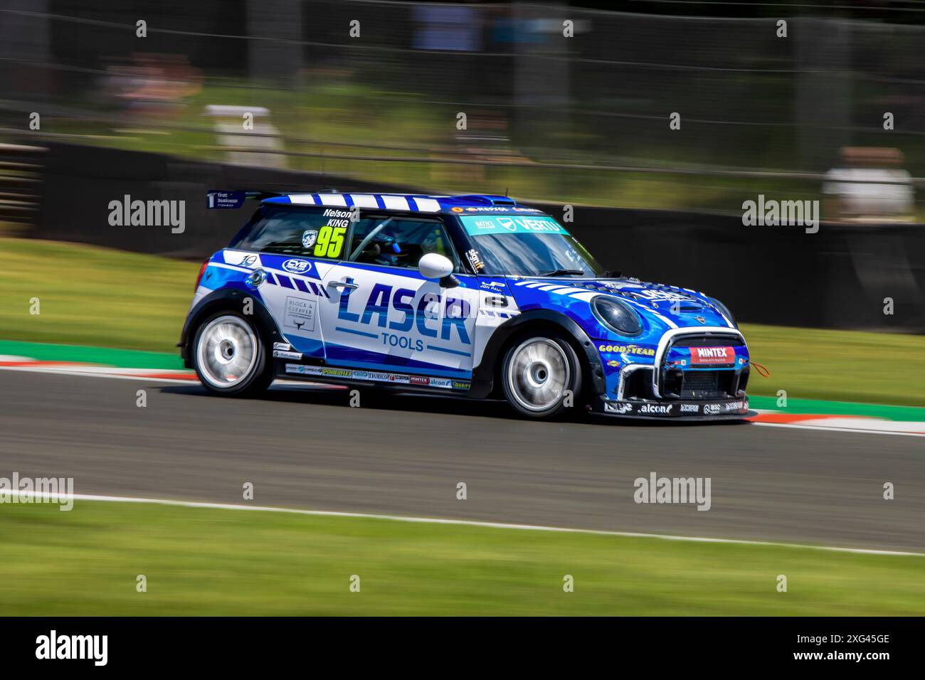 Curb racing hi-res stock photography and images - Alamy