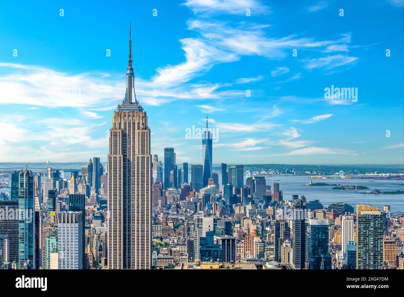 Empire state building sightseeing hi-res stock photography and images ...