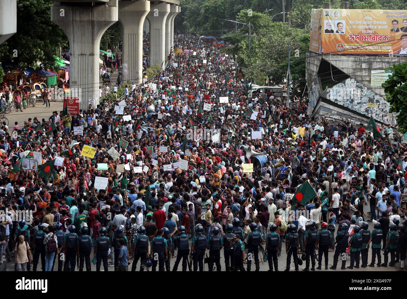Bangladeshi students block the Shahbagh intersection, during a protest ...