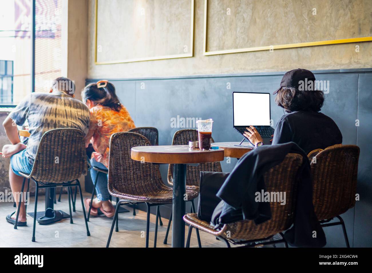 Work from cafe hi-res stock photography and images - Alamy