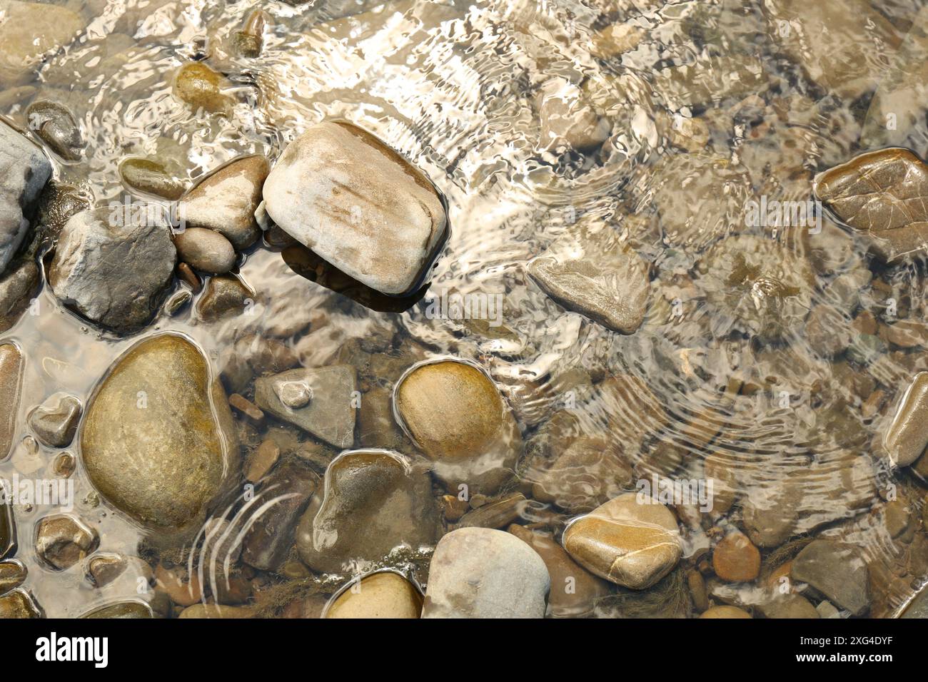 Many stones pebbles in river hi-res stock photography and images - Alamy
