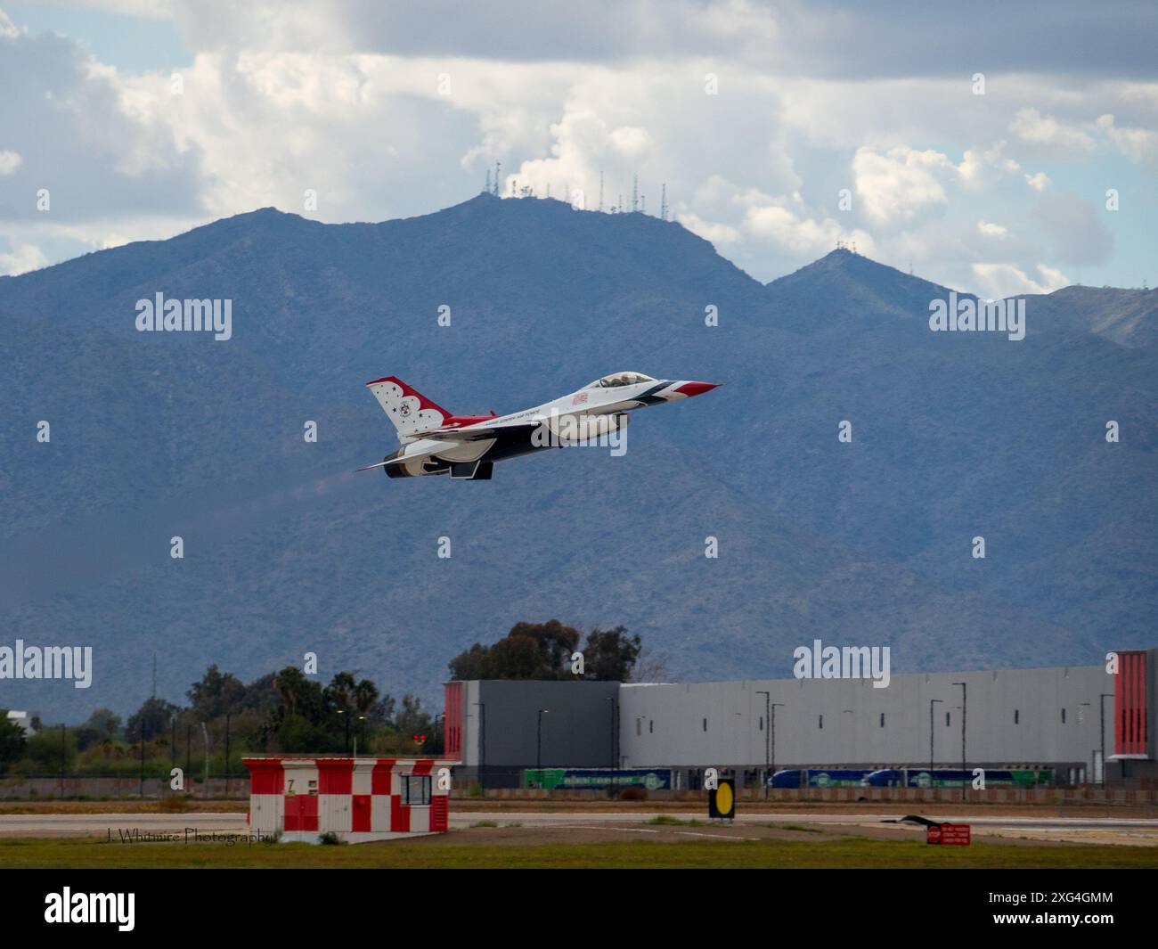The incredible United States Air Force flight demonstration team, the ...