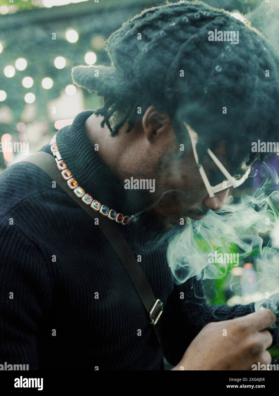 Weed dancing hi-res stock photography and images - Alamy