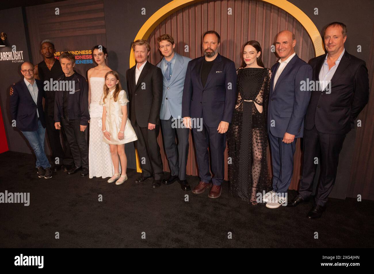 Ed Guiney, Mamoudou Athie, Willem Dafoe, Margaret Qualley, Merah Benoit ...