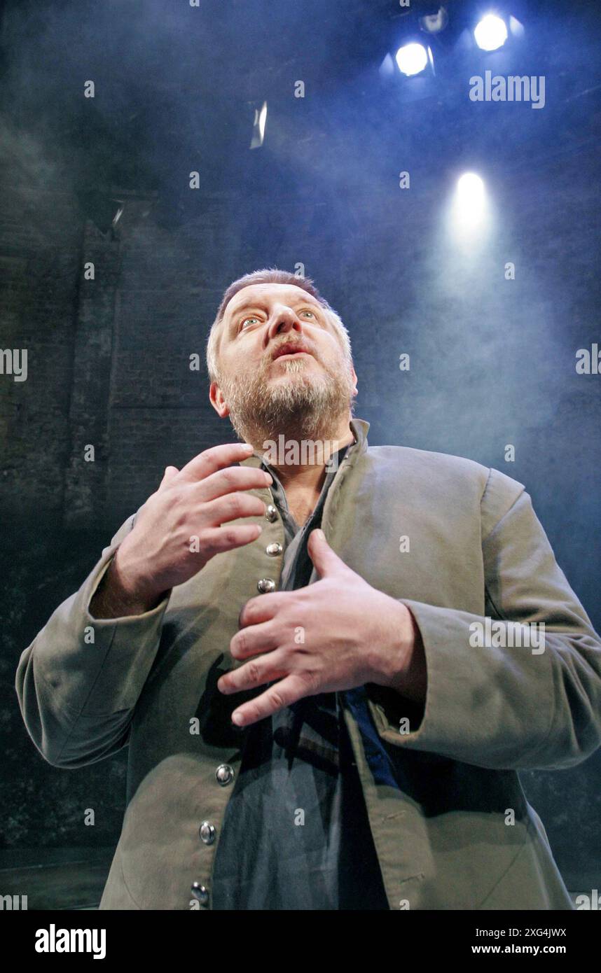 Shakespeare macbeth ghost hi-res stock photography and images - Alamy