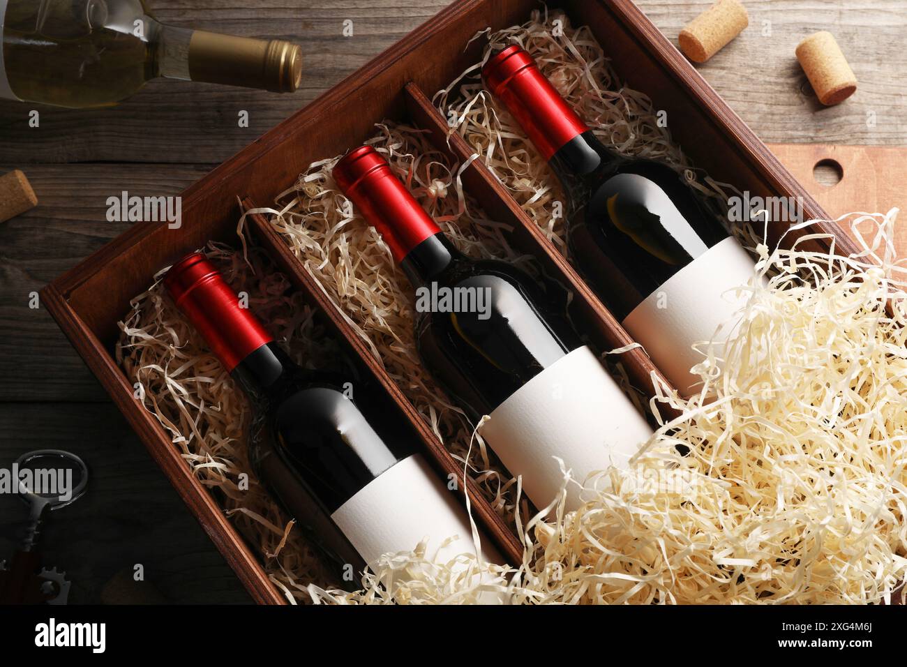 Flat wine bottles hi-res stock photography and images - Alamy