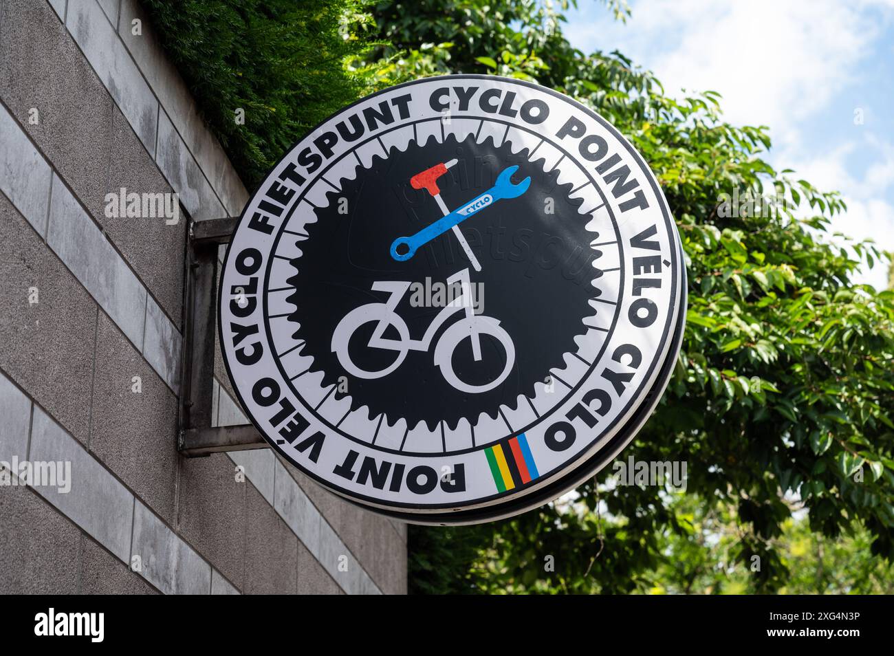 Cyclo point hi-res stock photography and images - Alamy