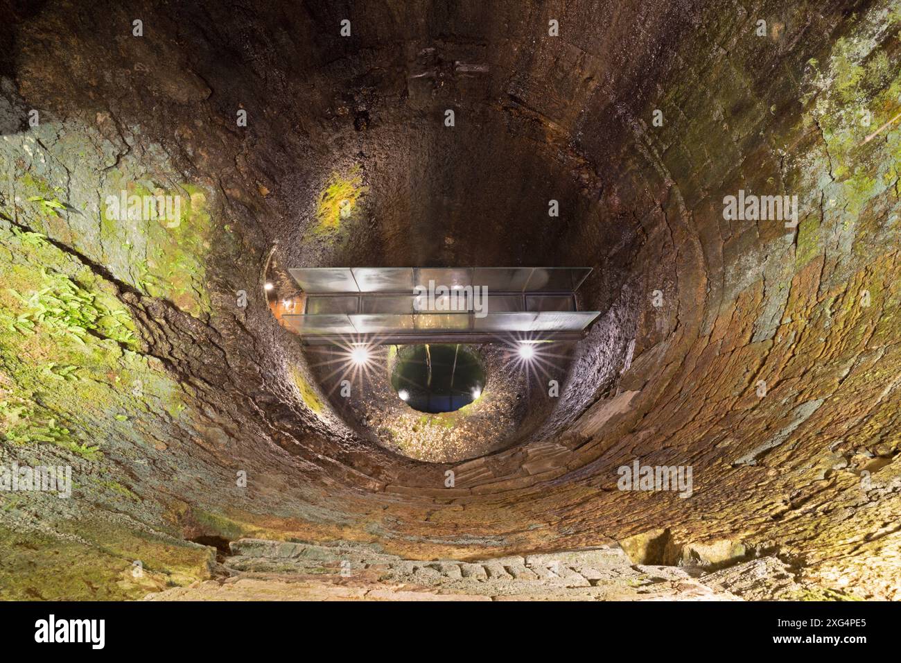 Ancient water well hi-res stock photography and images - Alamy