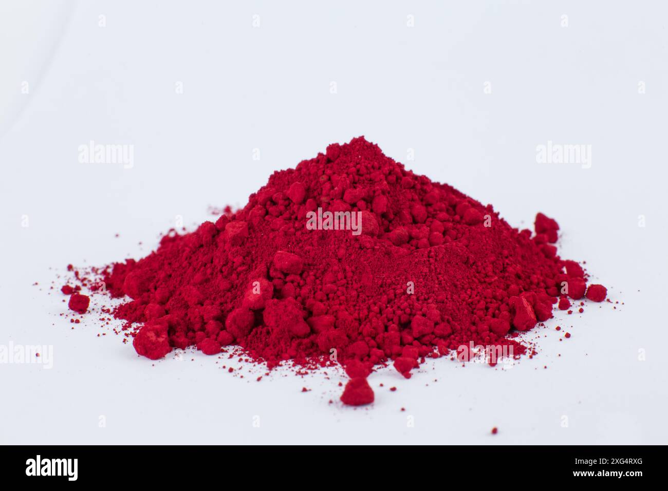 Carmine powder hi-res stock photography and images - Alamy