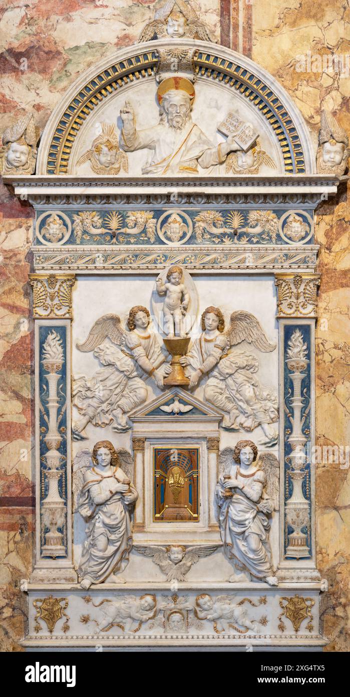 Tabernacle catholic hi-res stock photography and images - Alamy