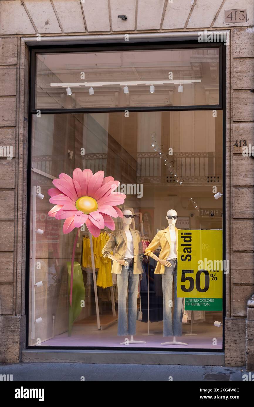 Summer clothes display hi-res stock photography and images - Alamy