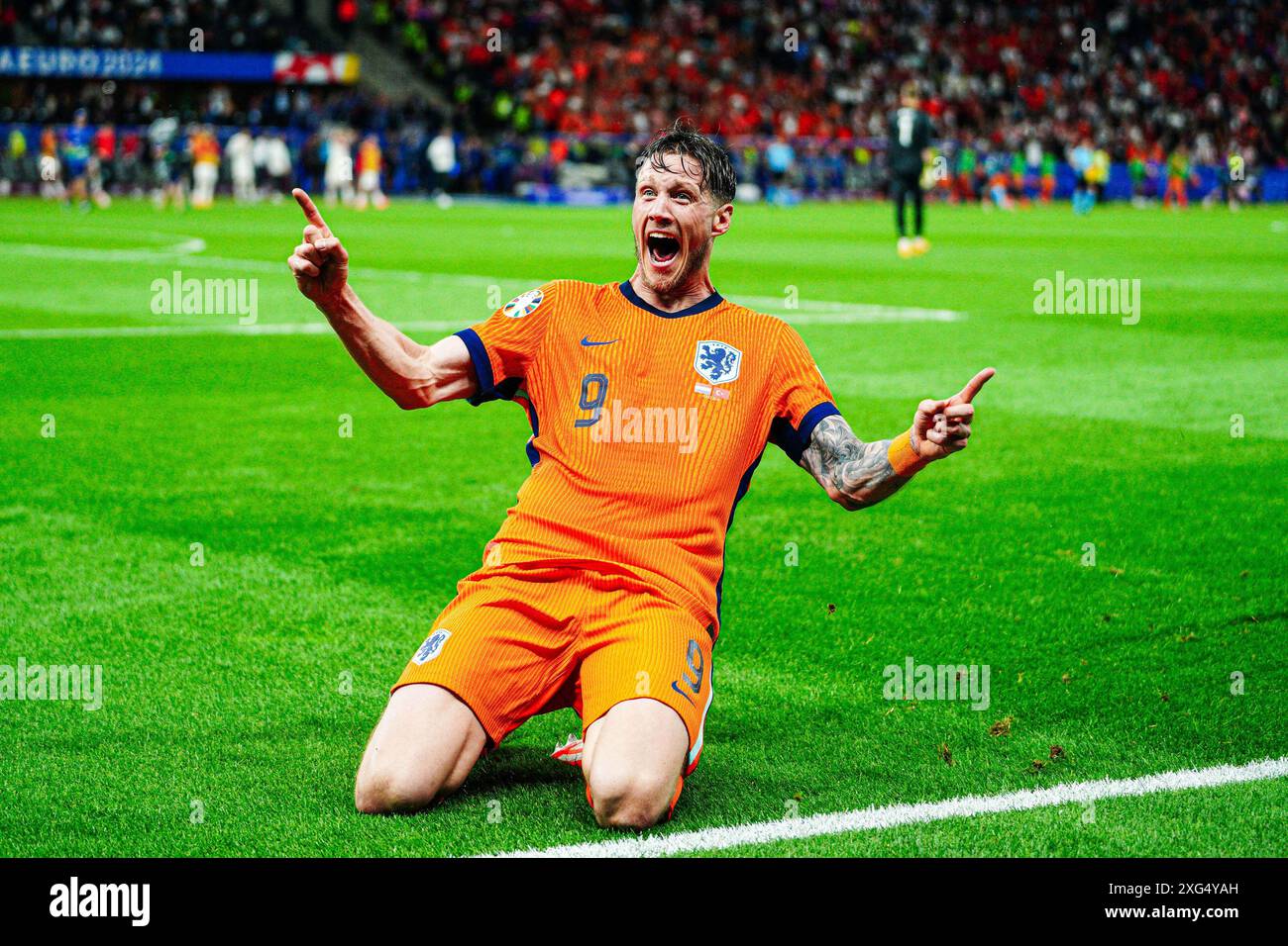 Wout Weghörst (Niederlande, #09) jubelt/Jubel nach Sieg/Spielende GER, Niederlande vs. Tuerkei ...