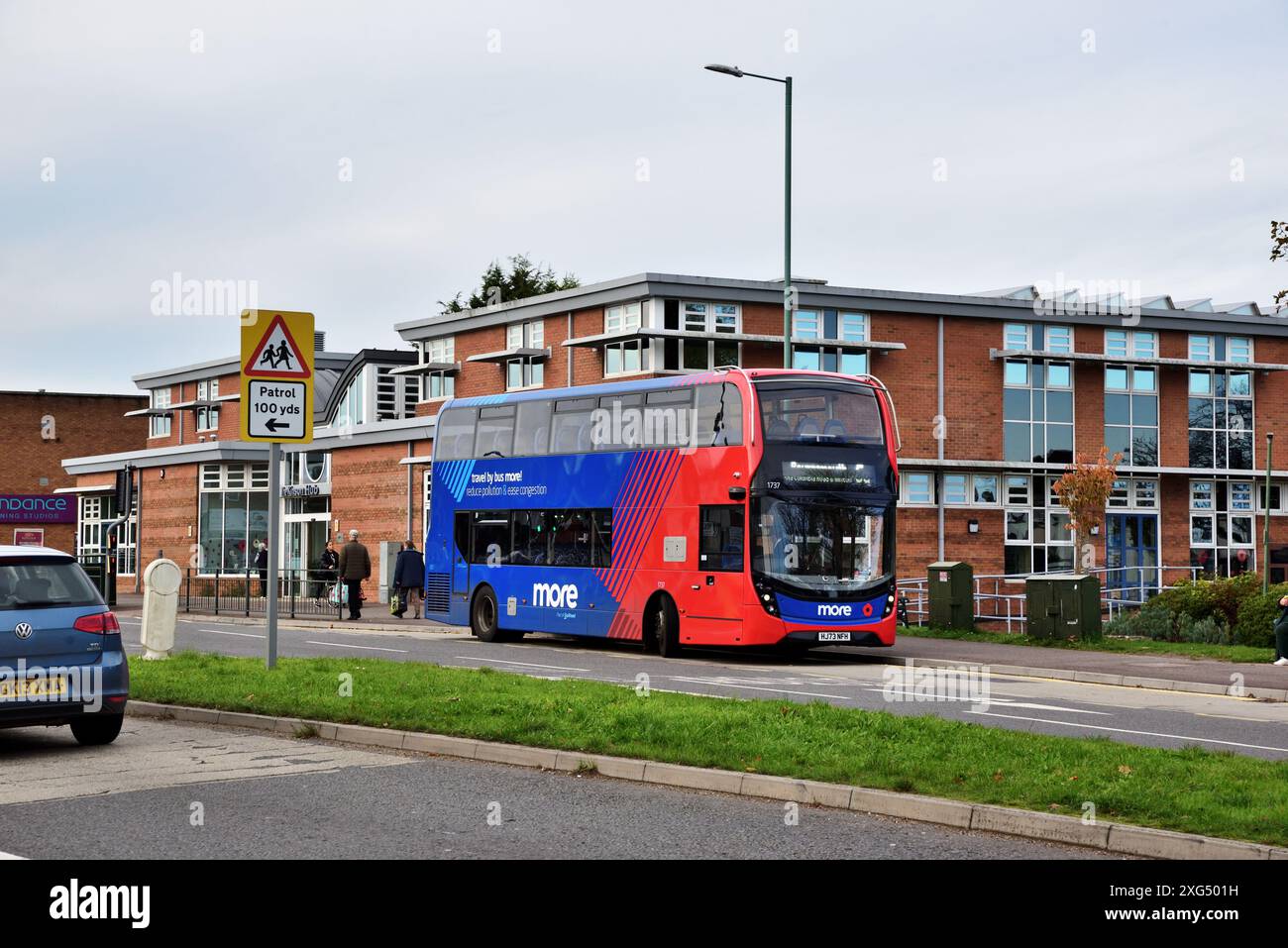 Morebus 1737 (HJ73 NFH), an Alexander Enviro400 MMC, waits in Kinson ...