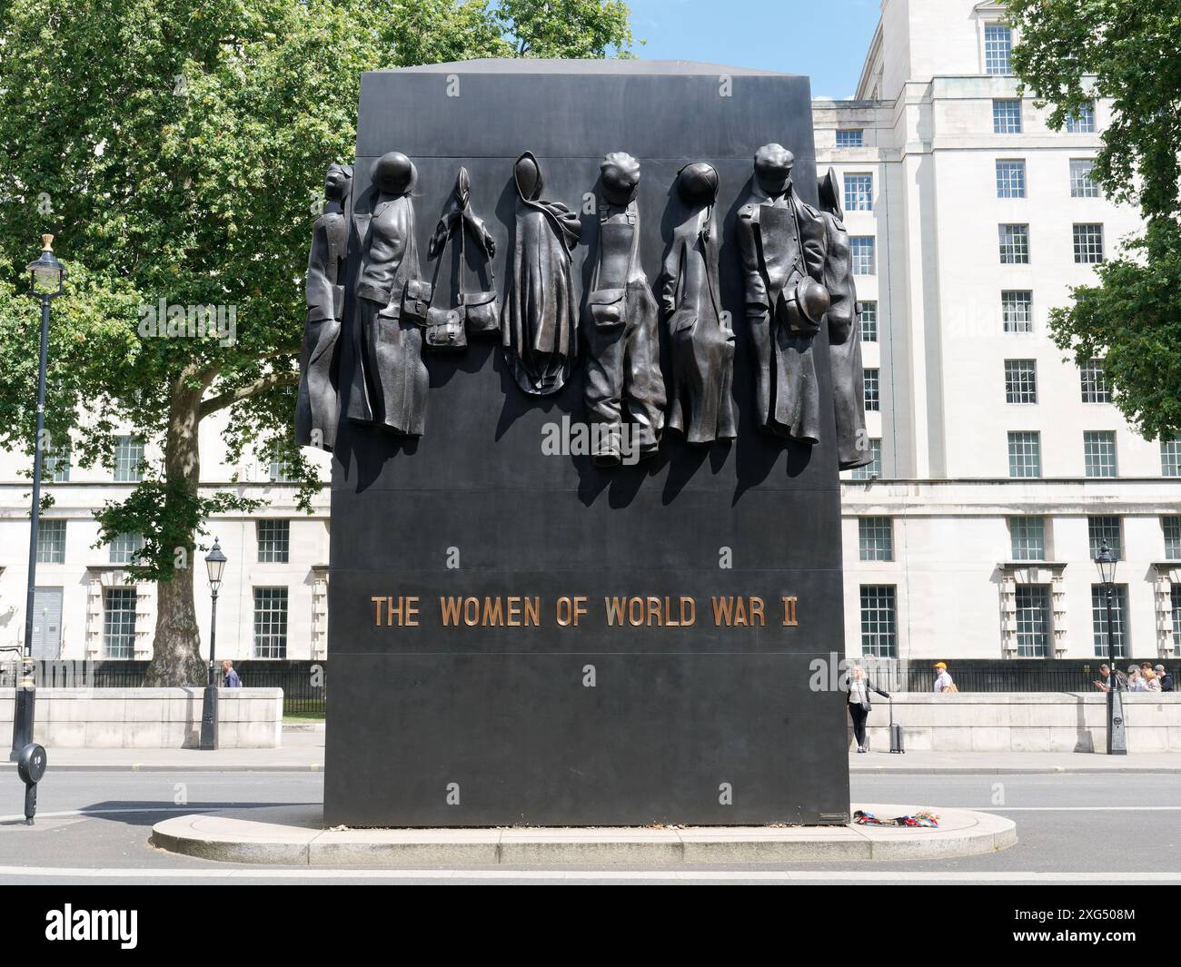 The monument to the women of world war ii hi-res stock photography and ...