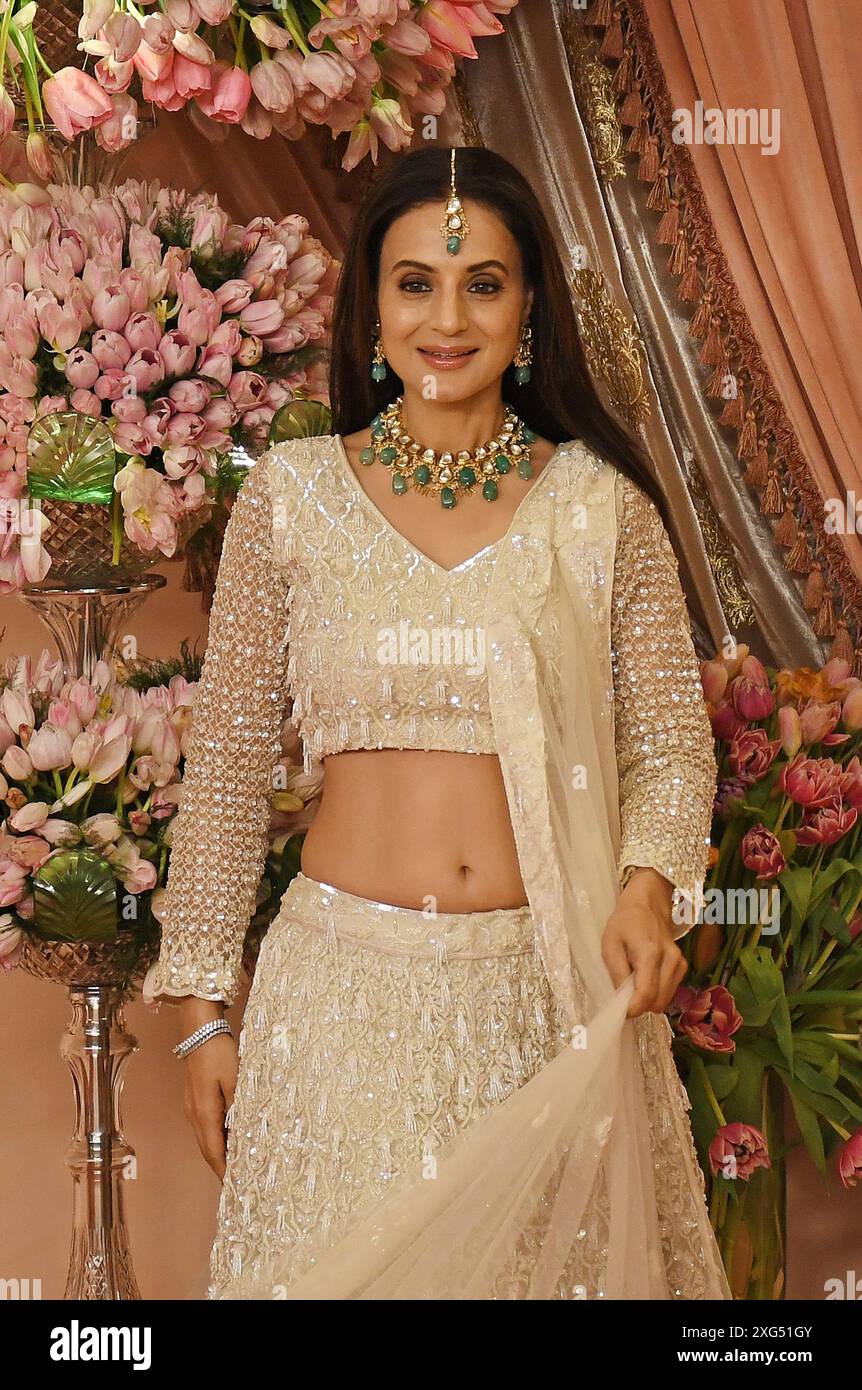 Mumbai, India. 05th July, 2024. Bollywood actress Ameesha Patel poses ...