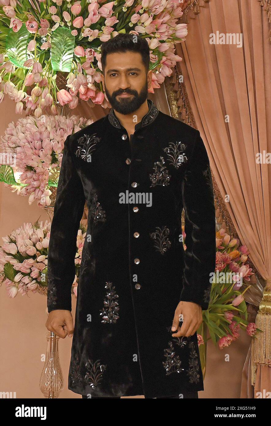 Anant ambani radhika merchant hi-res stock photography and images - Alamy