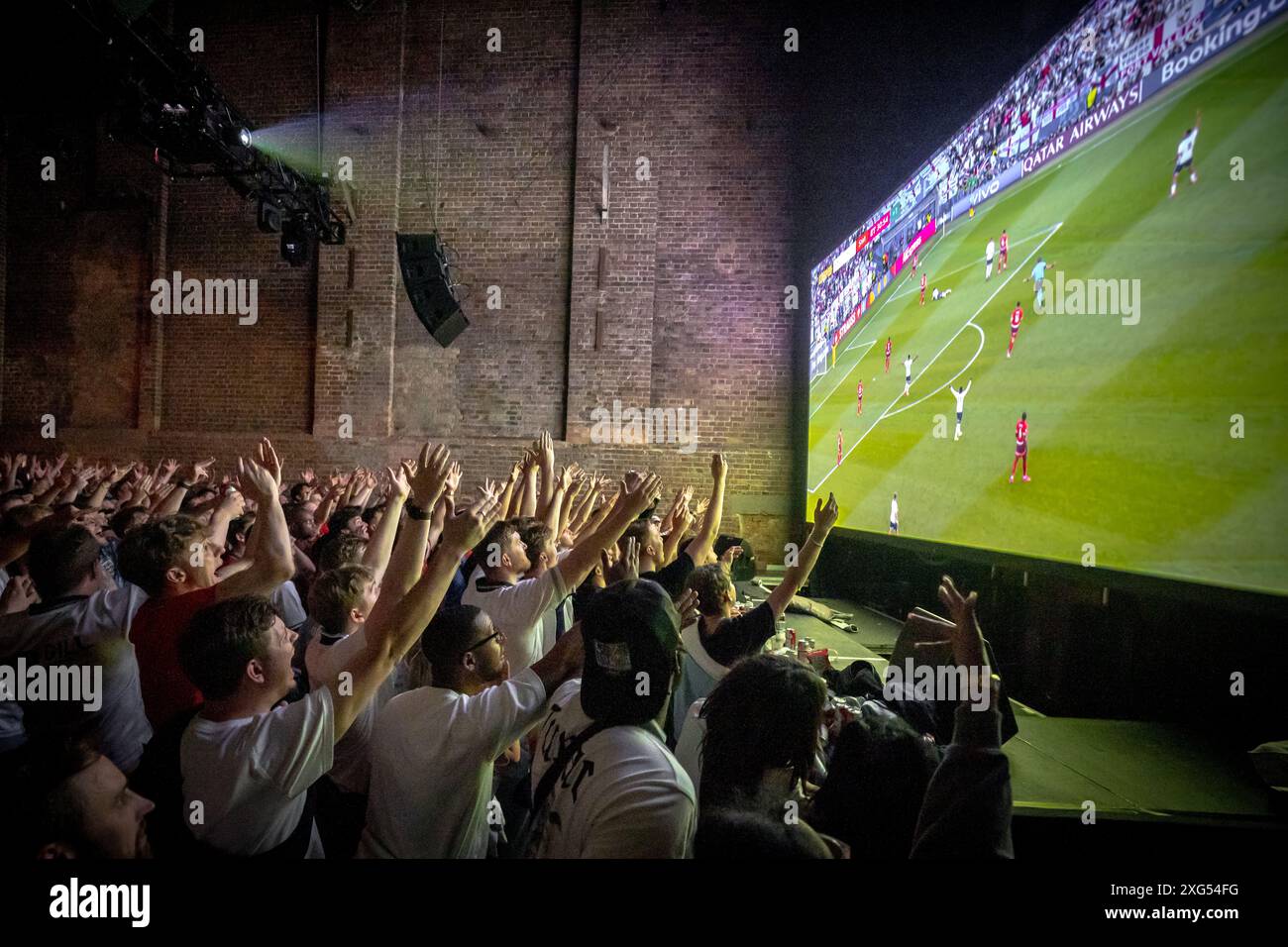 England fans euro 2024 dusseldorf hi-res stock photography and images ...