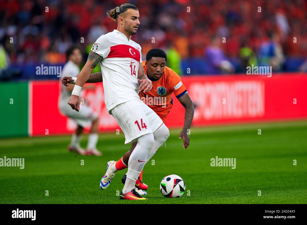 Abduelkerim Bardakci (Tuerkei, #14), Steven Bergwijn (Niederlande, #25 ...