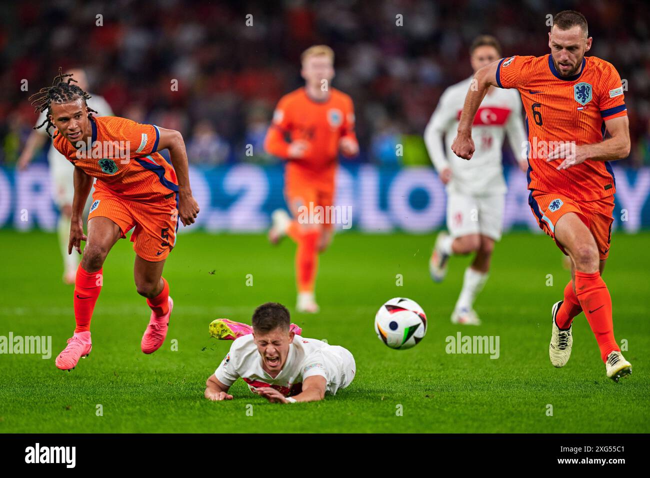 Nathan Ake (Niederlande, #05), Arda Gueler Tuerkei, #08), Stefan De Vrij (Niederlande, #06), GER ...