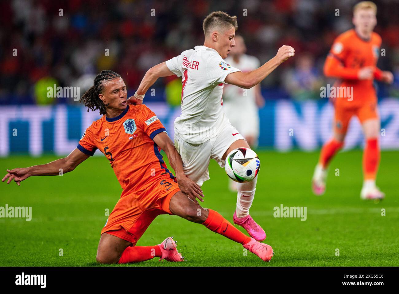 Nathan Ake (Niederlande, #05), Arda Gueler Tuerkei, #08), GER, UEFA Euro 2024, Fussball Herren ...
