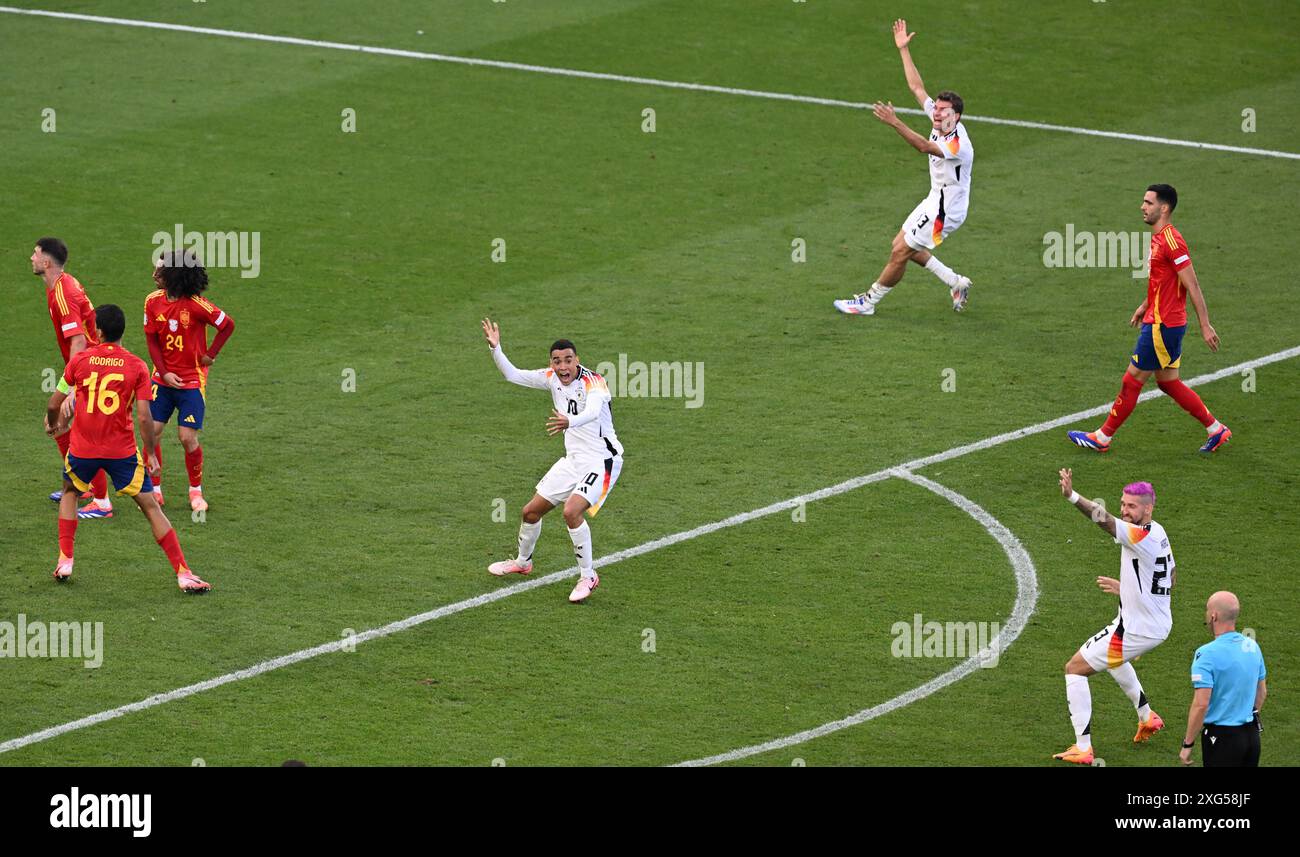 Cucurella handball hi-res stock photography and images - Alamy