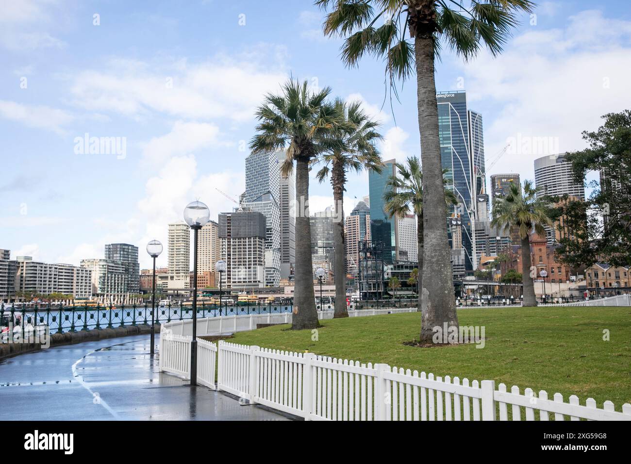 Hickson Road reserve in Sydney city centre with views towards Sydney ...