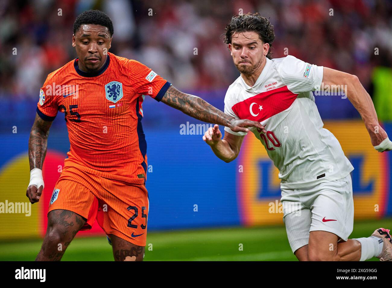 Steven Bergwijn (Niederlande, #25), Ferdi Kadioglu (Tuerkei, #20), GER ...