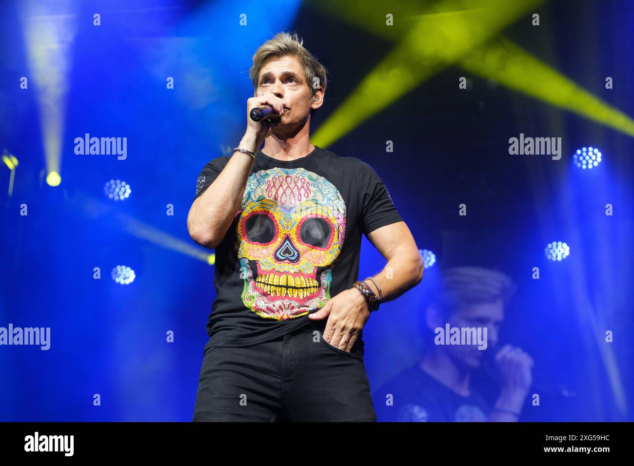 Venezuelan singer Carlos Baute performs during the 30 years in music ...