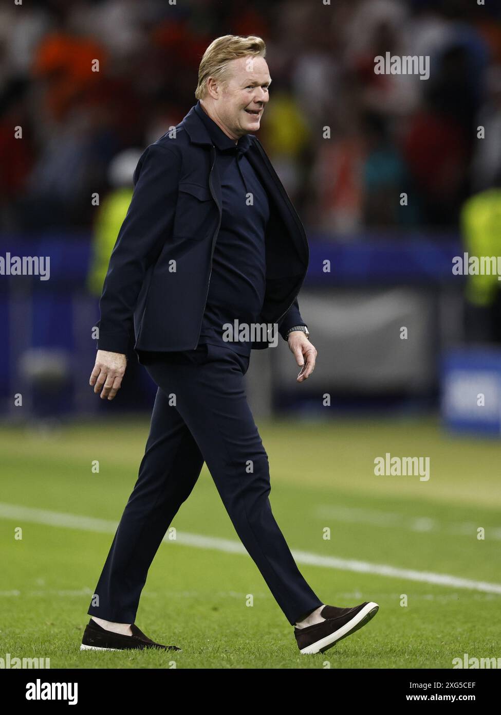 BERLIN - Holland coach Ronald Koeman celebrates the 2-1 victory after ...