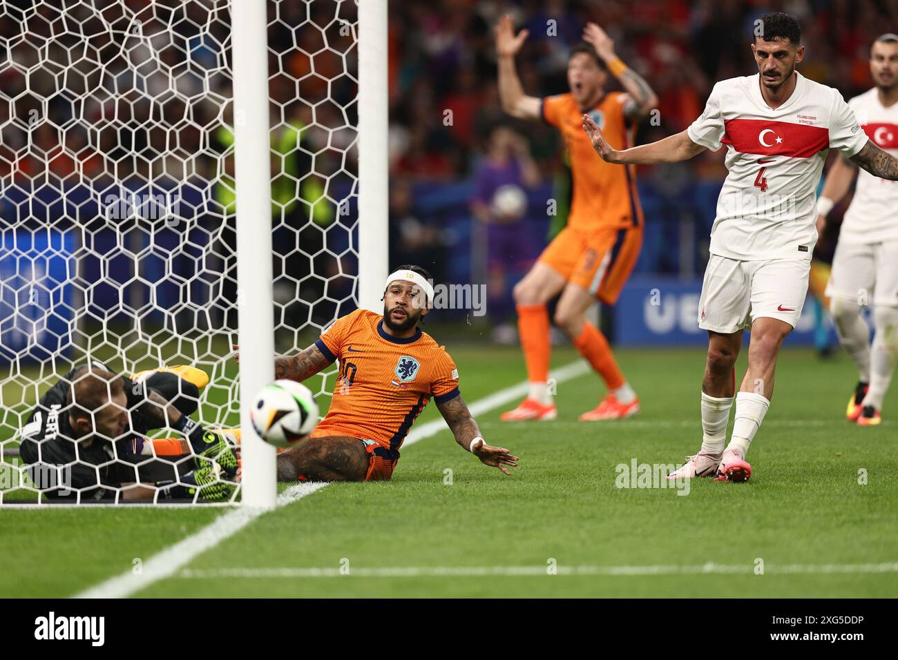 Mert Gunok (Turkiye)Memphis Depay (Netherlands)Samet Akaydin (Turkiye ...