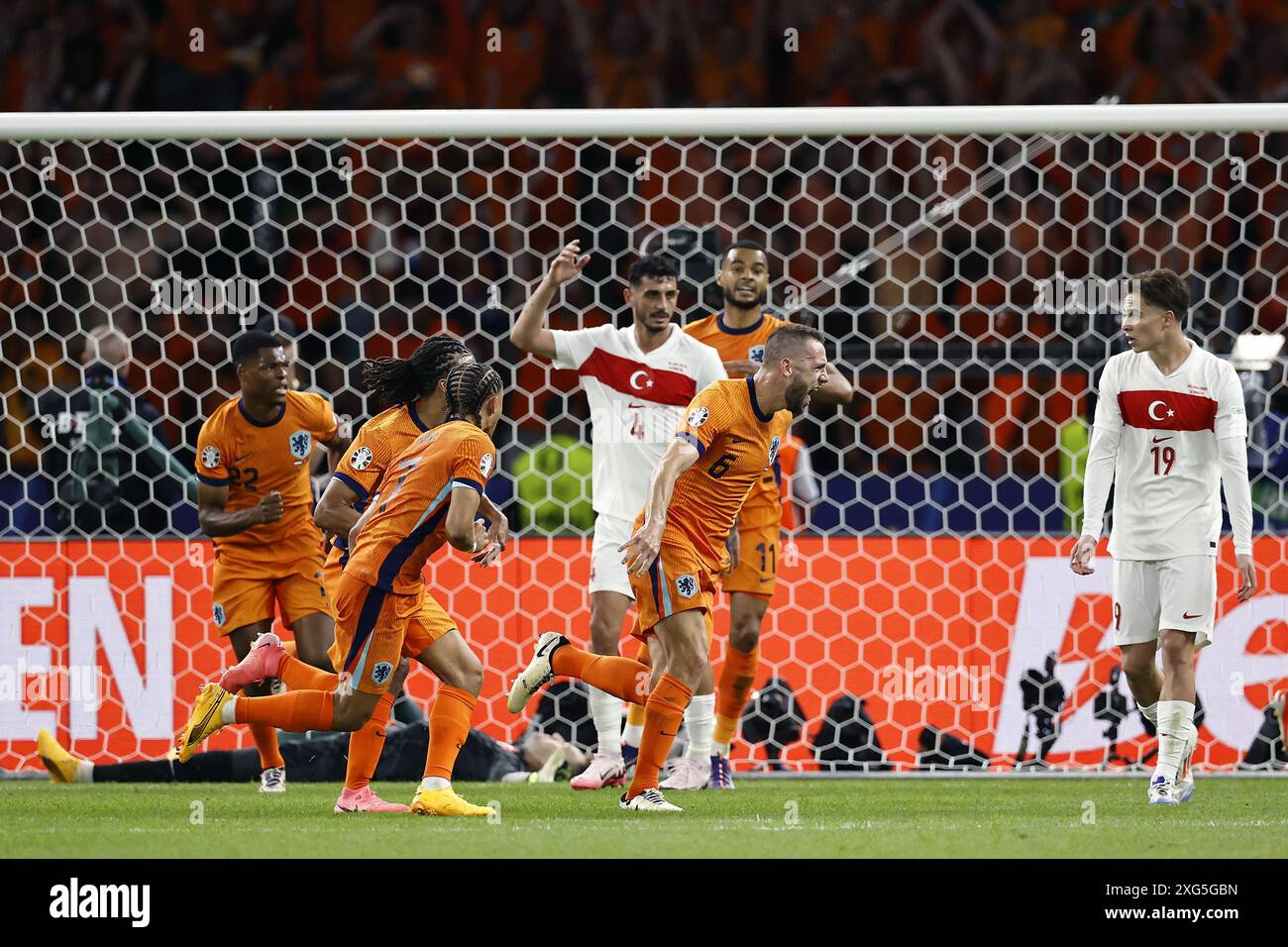 BERLIN - (l-r) Denzel Dumfries of Holland, Nathan Ake of Holland ...